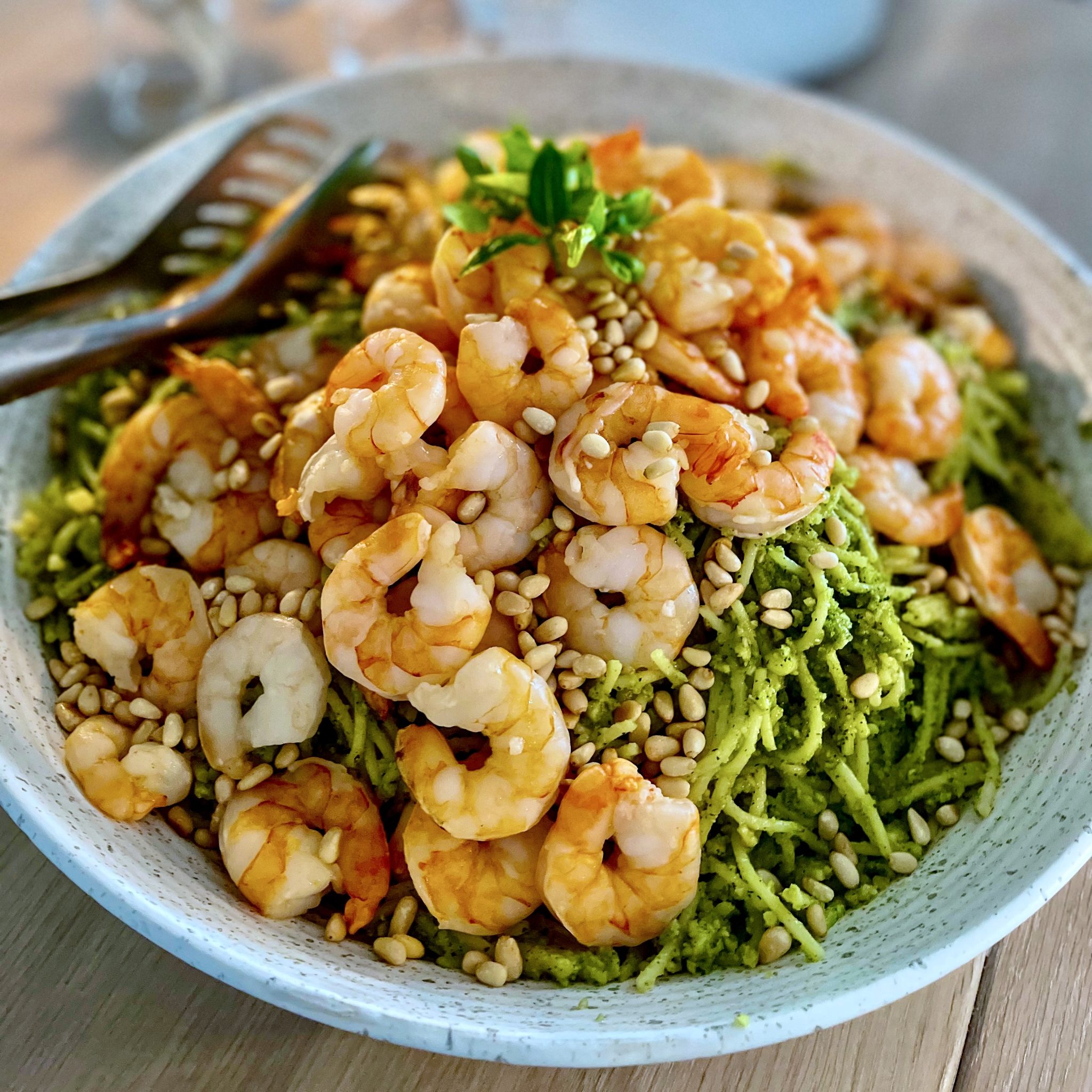 Pesto Genovese med tigerräkor